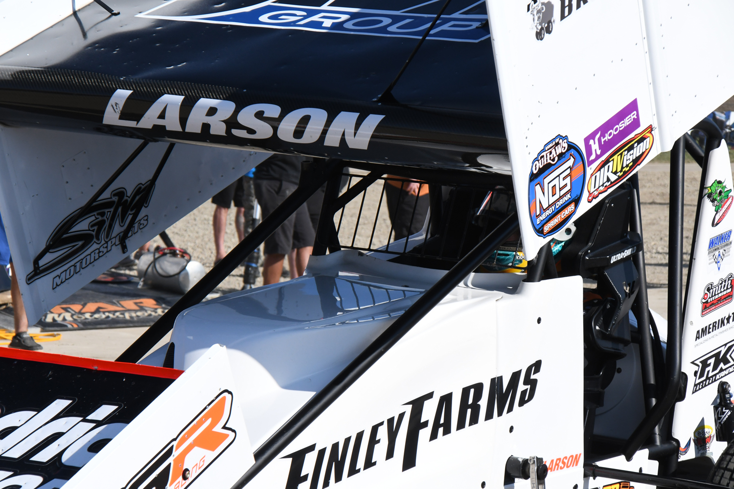 Kyle Larson tames Thunderbowl Raceway – TJSlideways.com